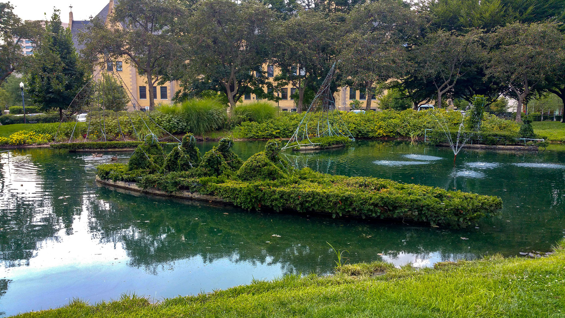 Columbus Metro Library and Topiary Park Oct 14 2018 | Thoughts of God